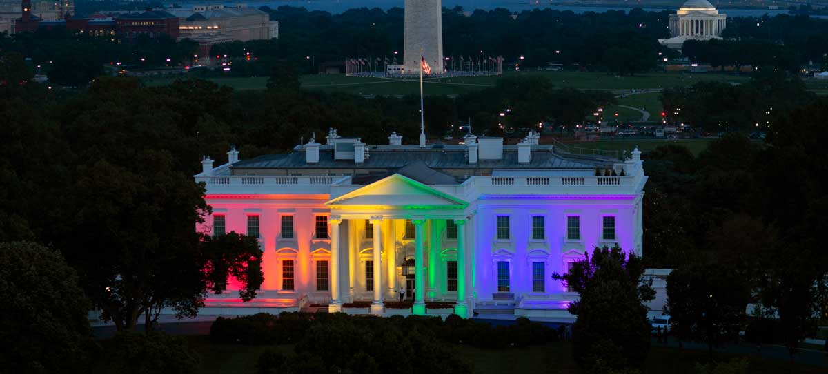The White House Lit in Rainbow Colors, 6/26/2015, NAID 176549838